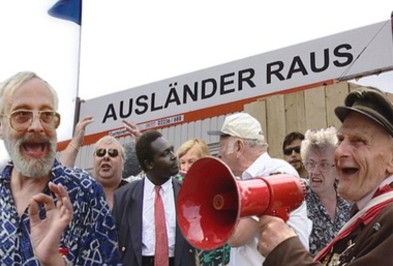Ausländer raus! Schlingensiefs Container (Foreigners Out! Schlingensief ...