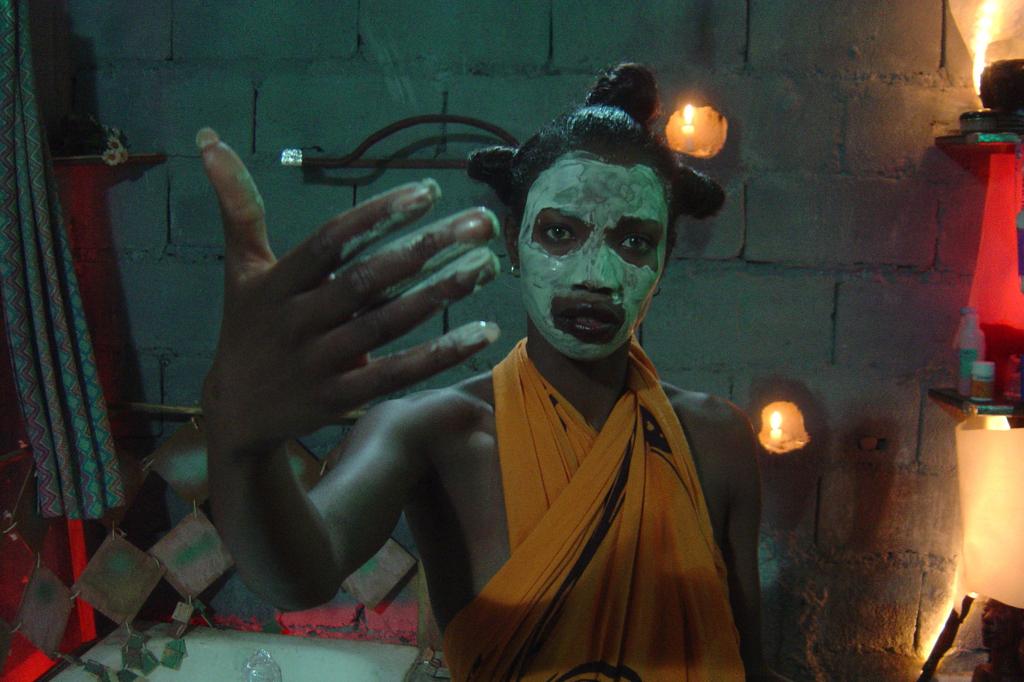 Afronauts. 2014. Written and directed by Frances Bodomo Les saignantes ...