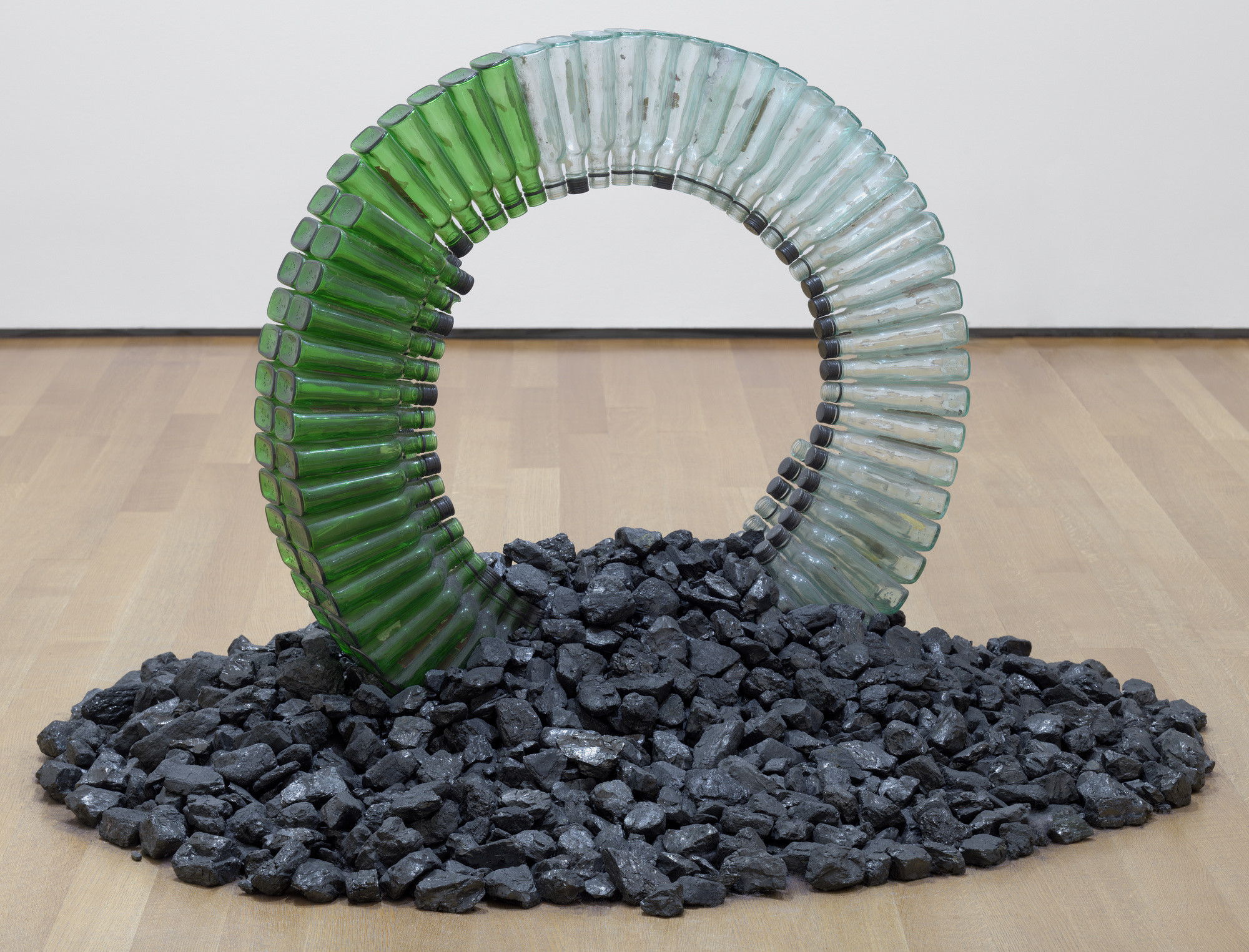 Gallery Sessions: A Closer Look at David Hammons | MoMA