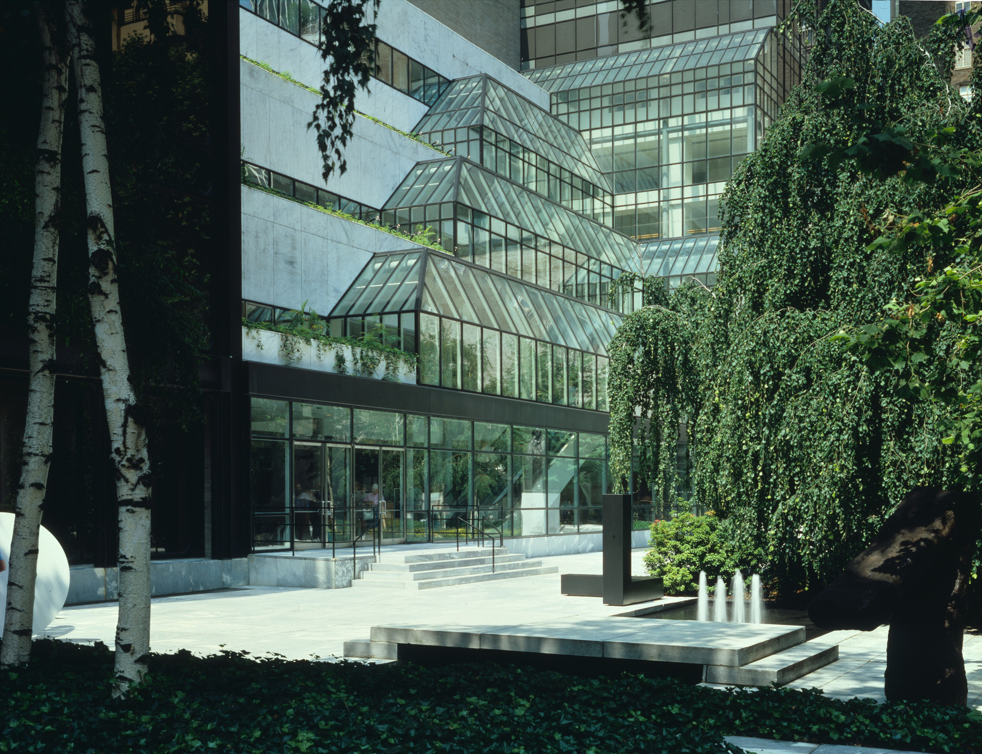 Remembering César Pelli, 1926–2019 | Magazine | MoMA