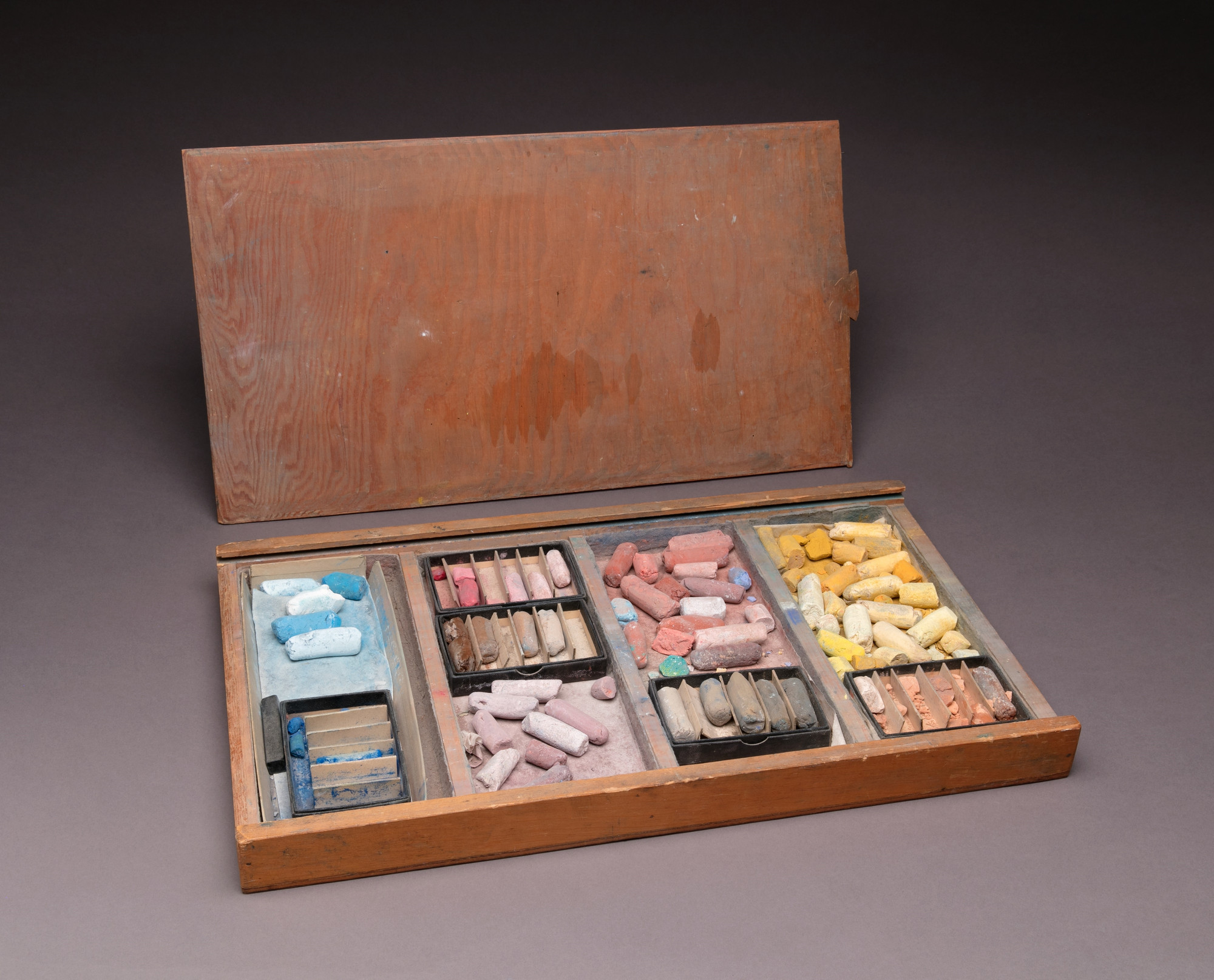 Georgia O'Keeffe. Selection of O’Keeffe’s materials, including charcoal ...