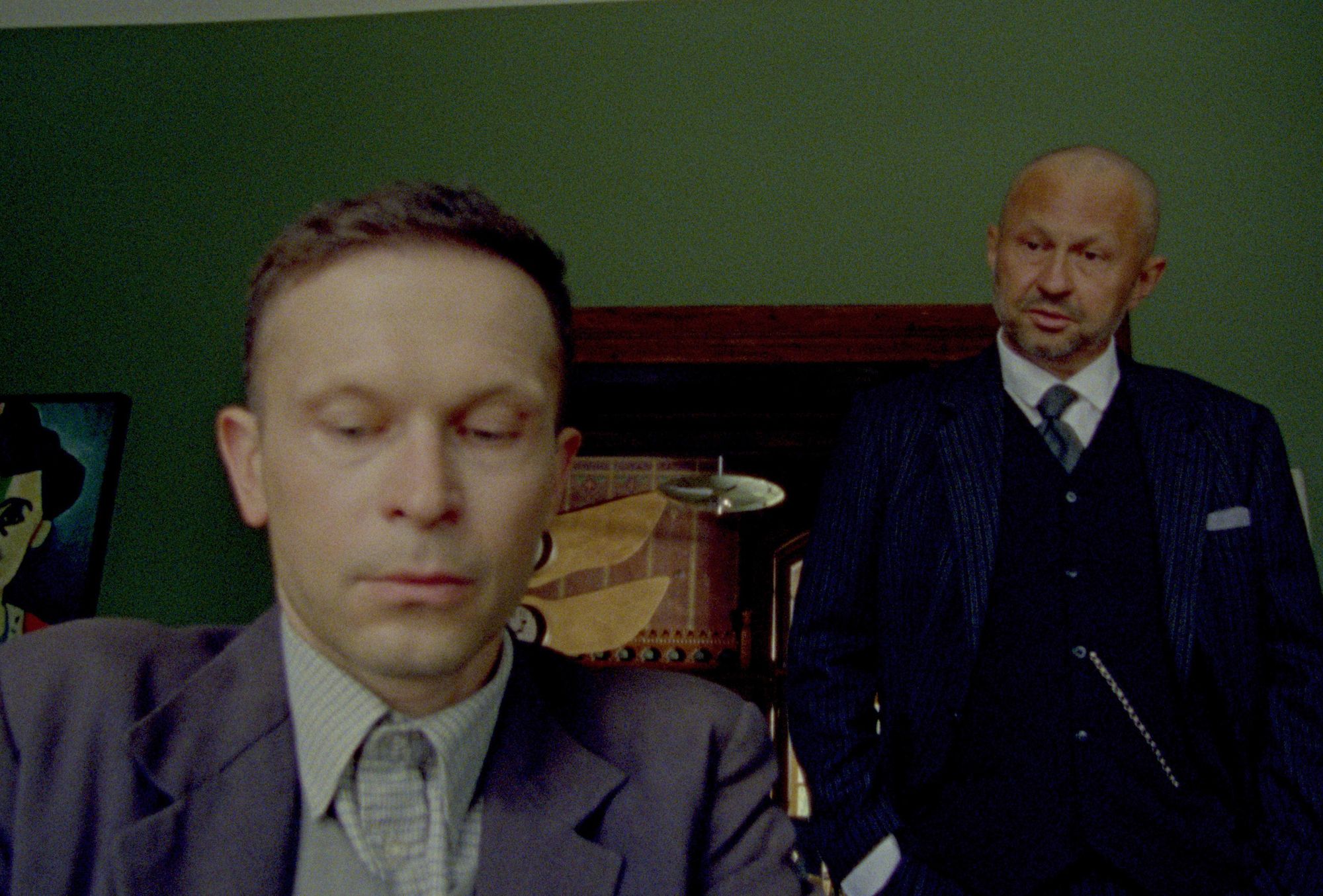 Człowiek do wszystkiego (The Assistant). 2025. Directed by Wilhelm ...