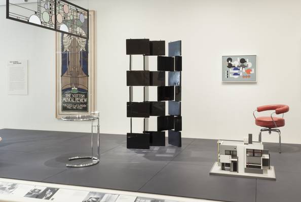 Eileen Gray. Screen. 1922 | MoMA