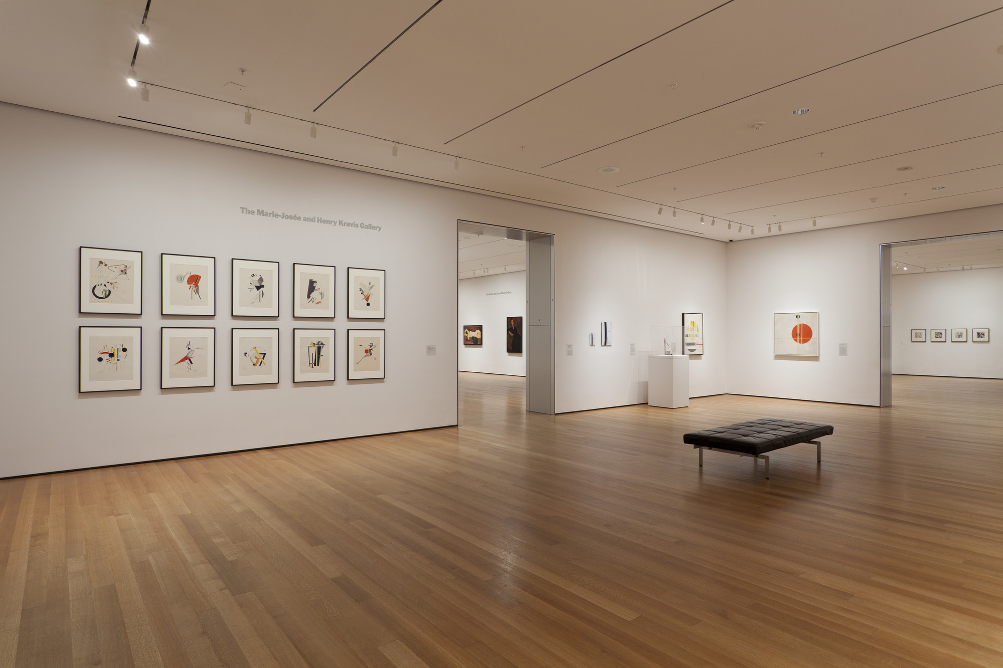 Installation view of the exhibition "Painting and Sculpture Changes ...