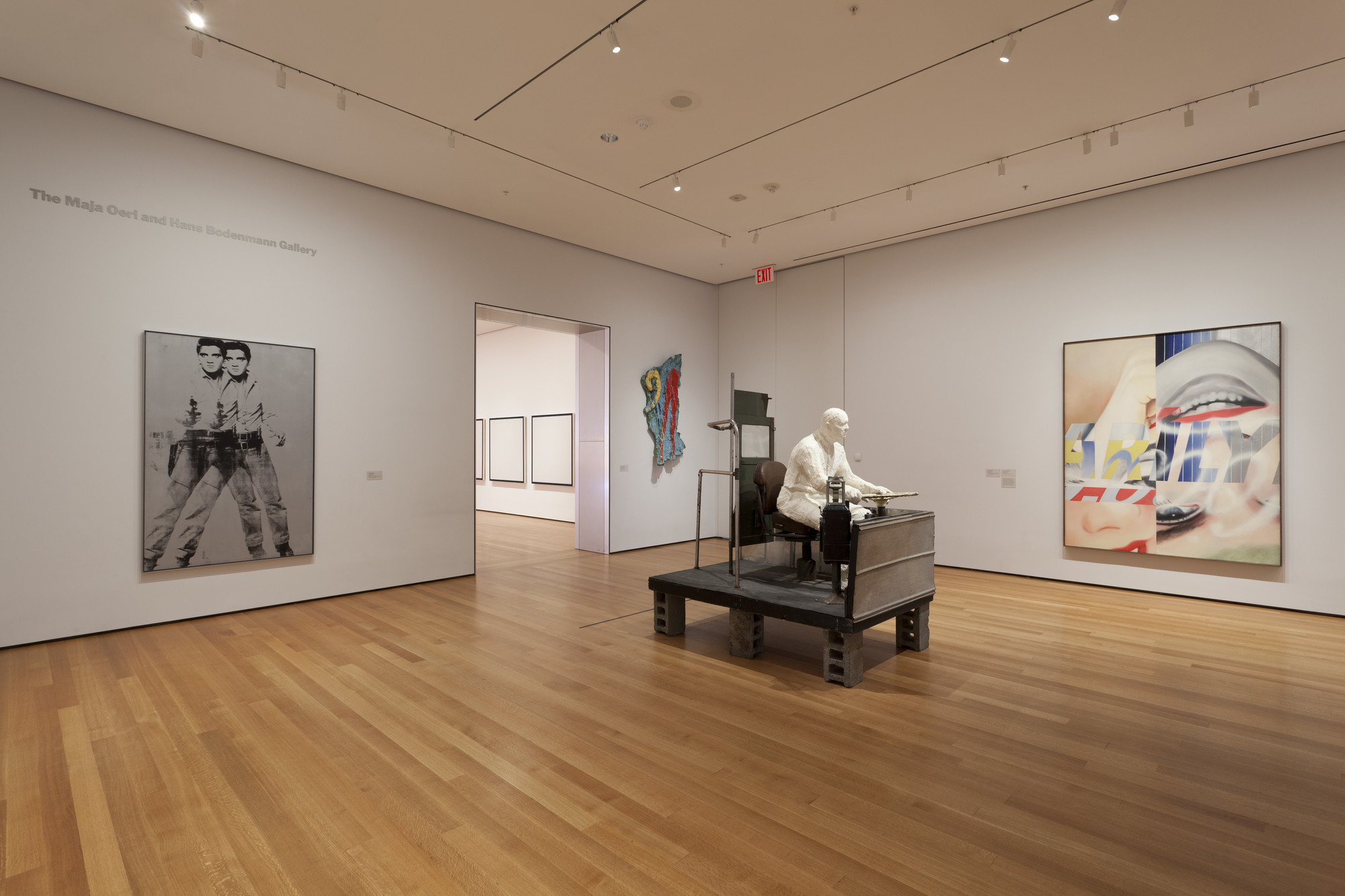 Installation view of the exhibition "Painting and Sculpture Changes ...
