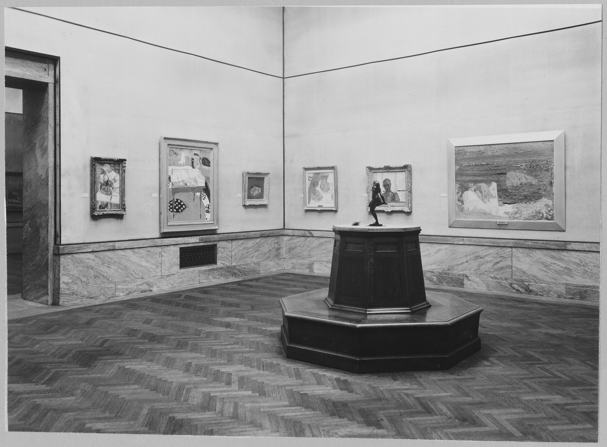 Installation view of the exhibition "Pierre Bonnard" at the Cleveland ...