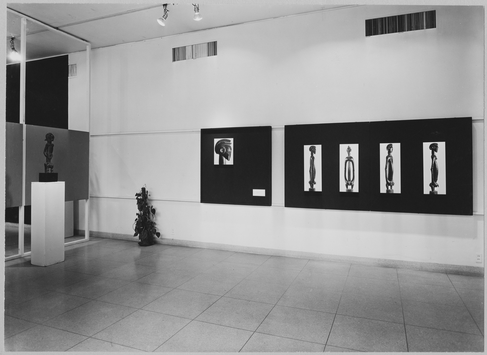 Installation view of the exhibition "Understanding African Negro ...