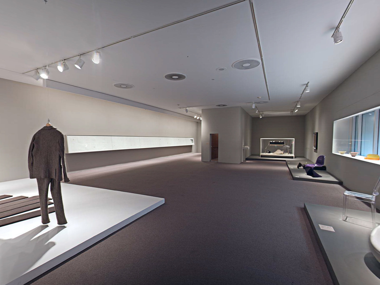 Installation view of the exhibition "MoMA2000, Open Ends: Pop and After ...