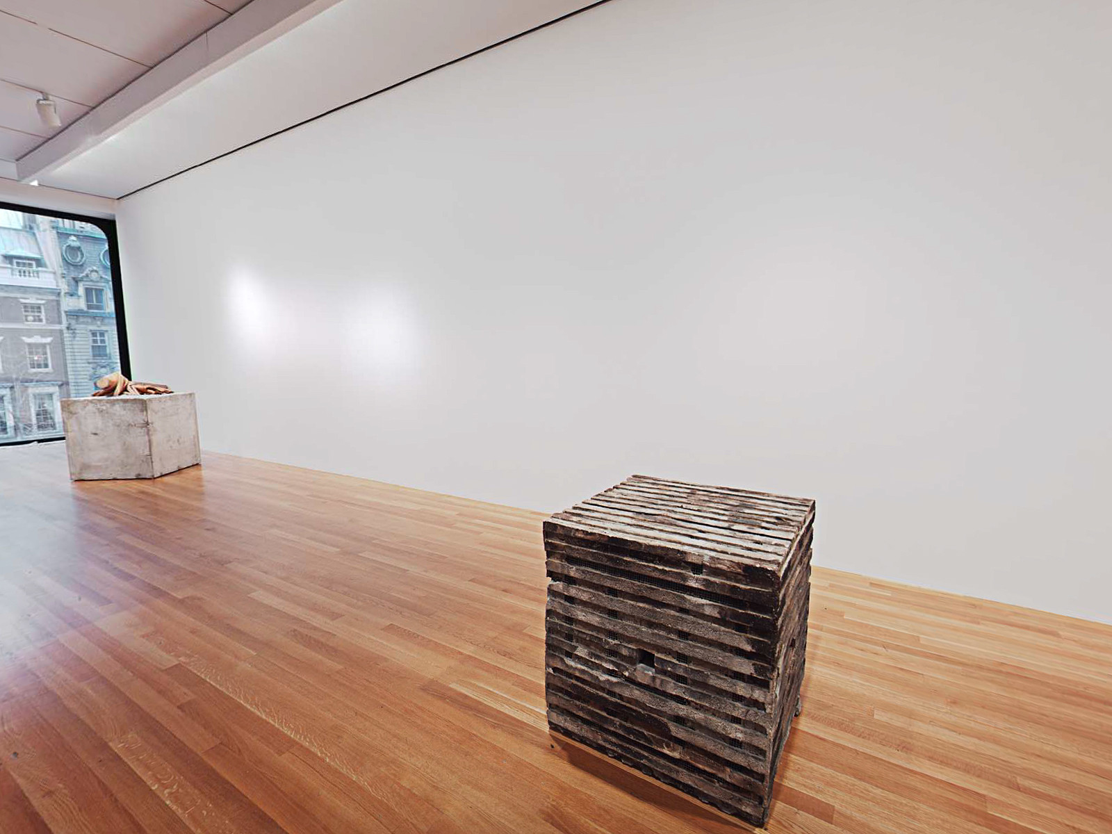 Installation view of the exhibition "MoMA2000, Open Ends: Minimalism ...