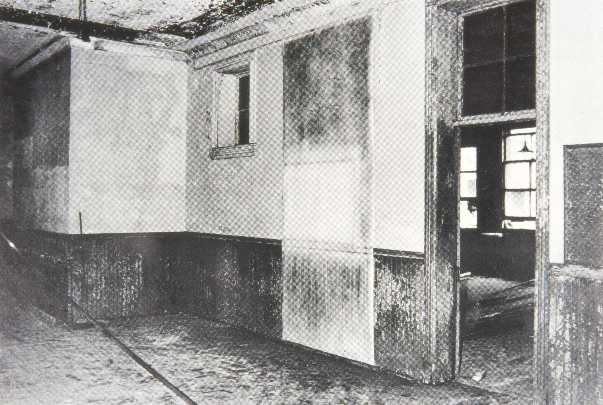 Installation view of Michelle Stuart's work "East, West Wall Memory ...