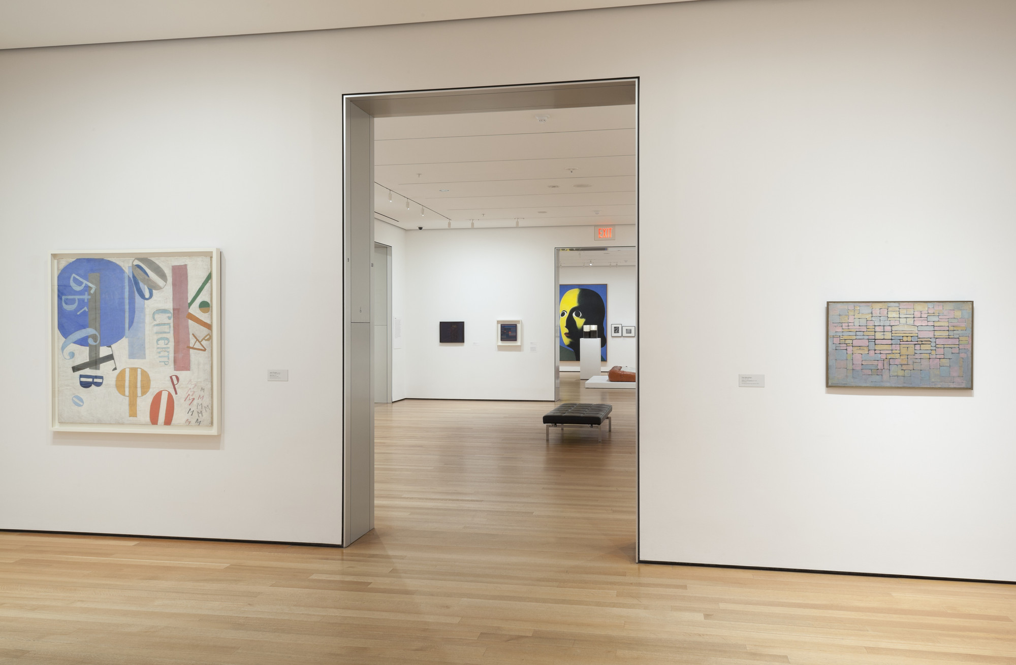 Installation view of the exhibition "Painting and Sculpture Changes ...