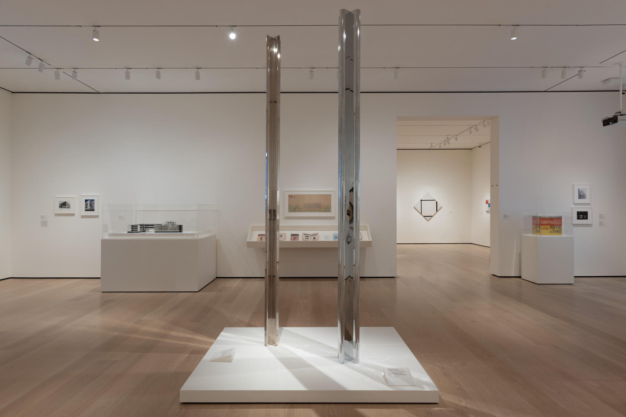 Installation view of the gallery "Architecture in the Age of Industry ...