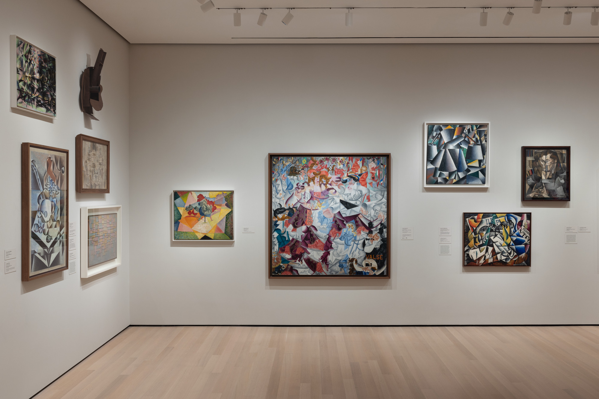 Installation view of the gallery “A Cubist Salon” in the exhibition ...