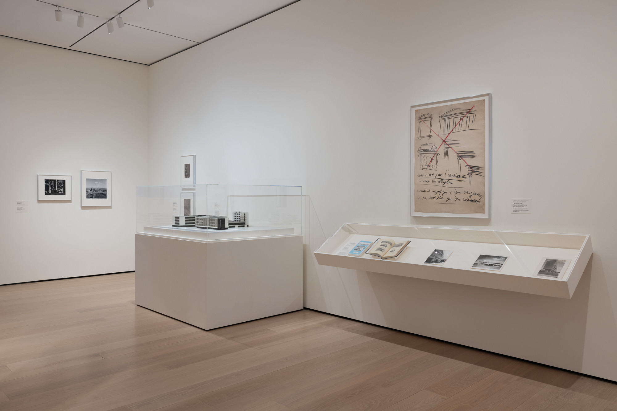 Installation view of the gallery "Architecture in the Age of Industry ...