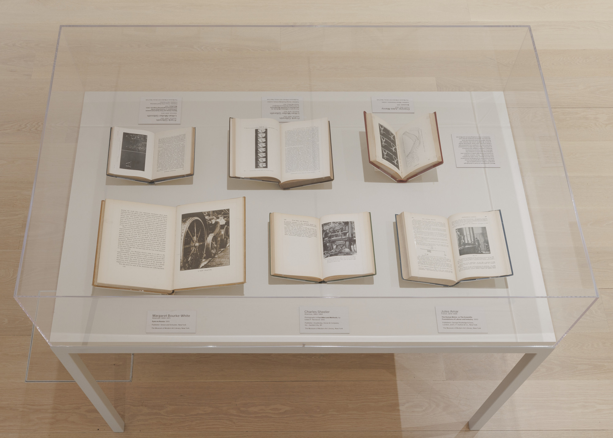 Installation view of the gallery "Modern Times" in the exhibition ...