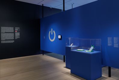 Jonathan Ive, Apple Industrial Design Group. iPod. 2001 | MoMA