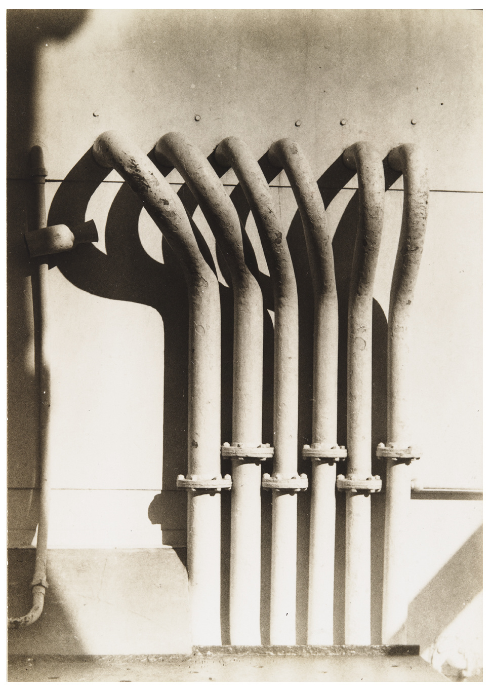 Steamship Pipes, Paris | Object:Photo | MoMA