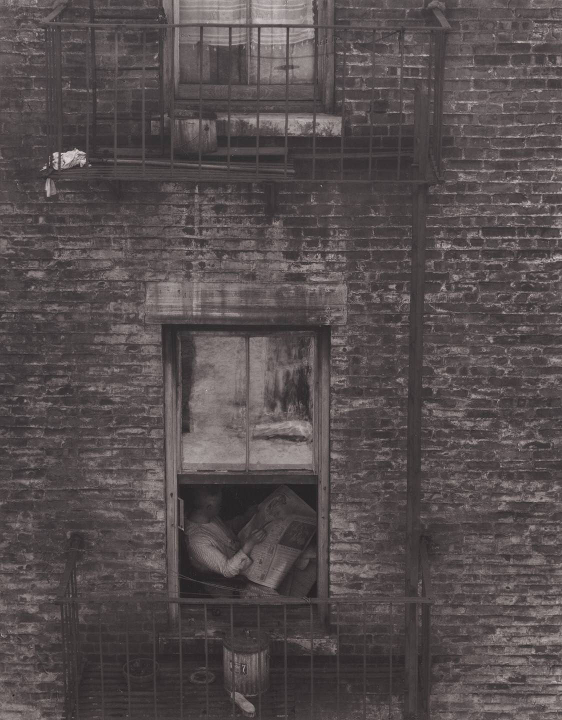 Edward Steichen. Sunday Papers, West Eighty-sixth Street, New York. c ...