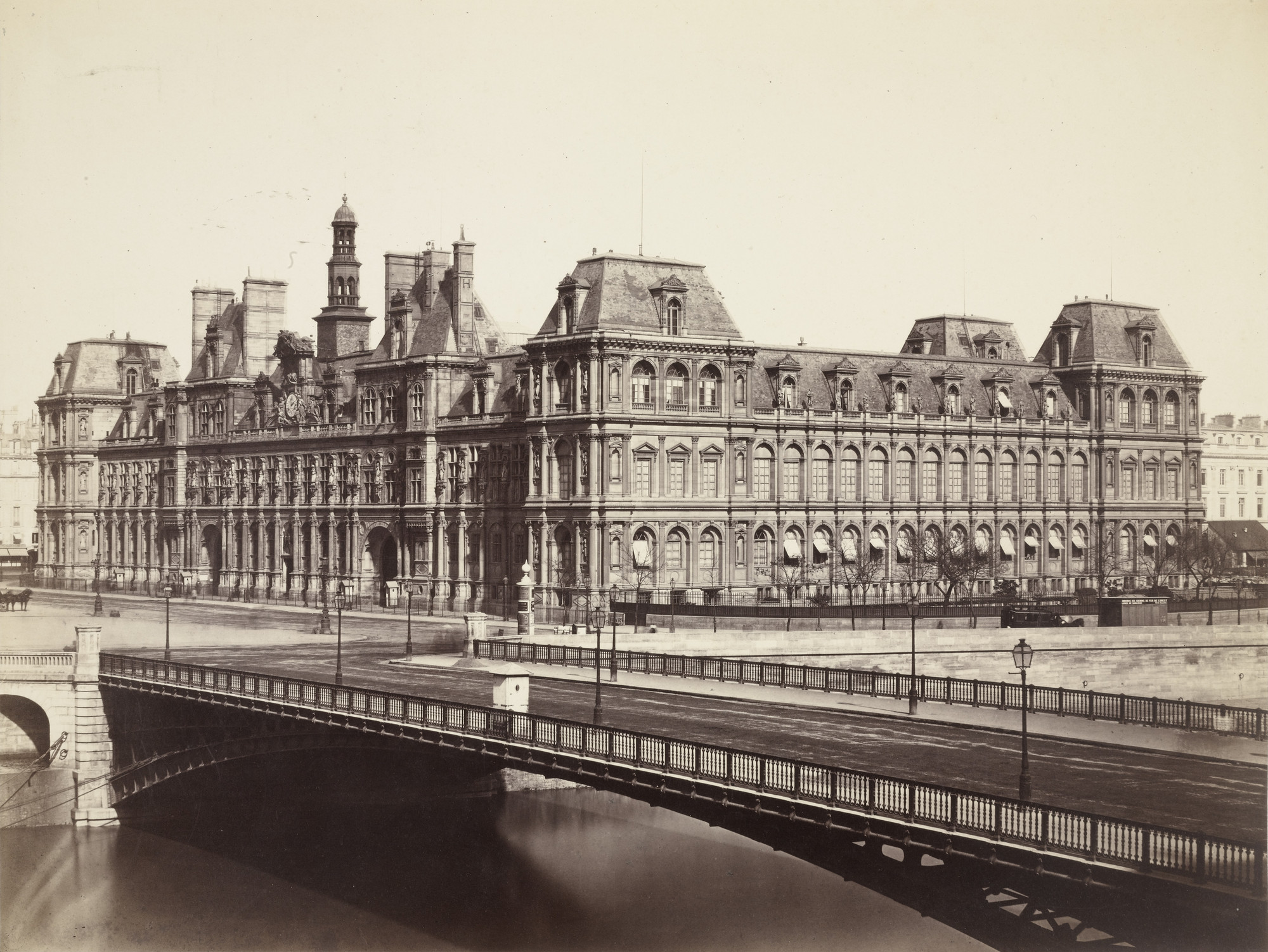 Louis-Auguste Bisson, Auguste-Rosalie Bisson. Hôtel De Ville, Paris. c ...