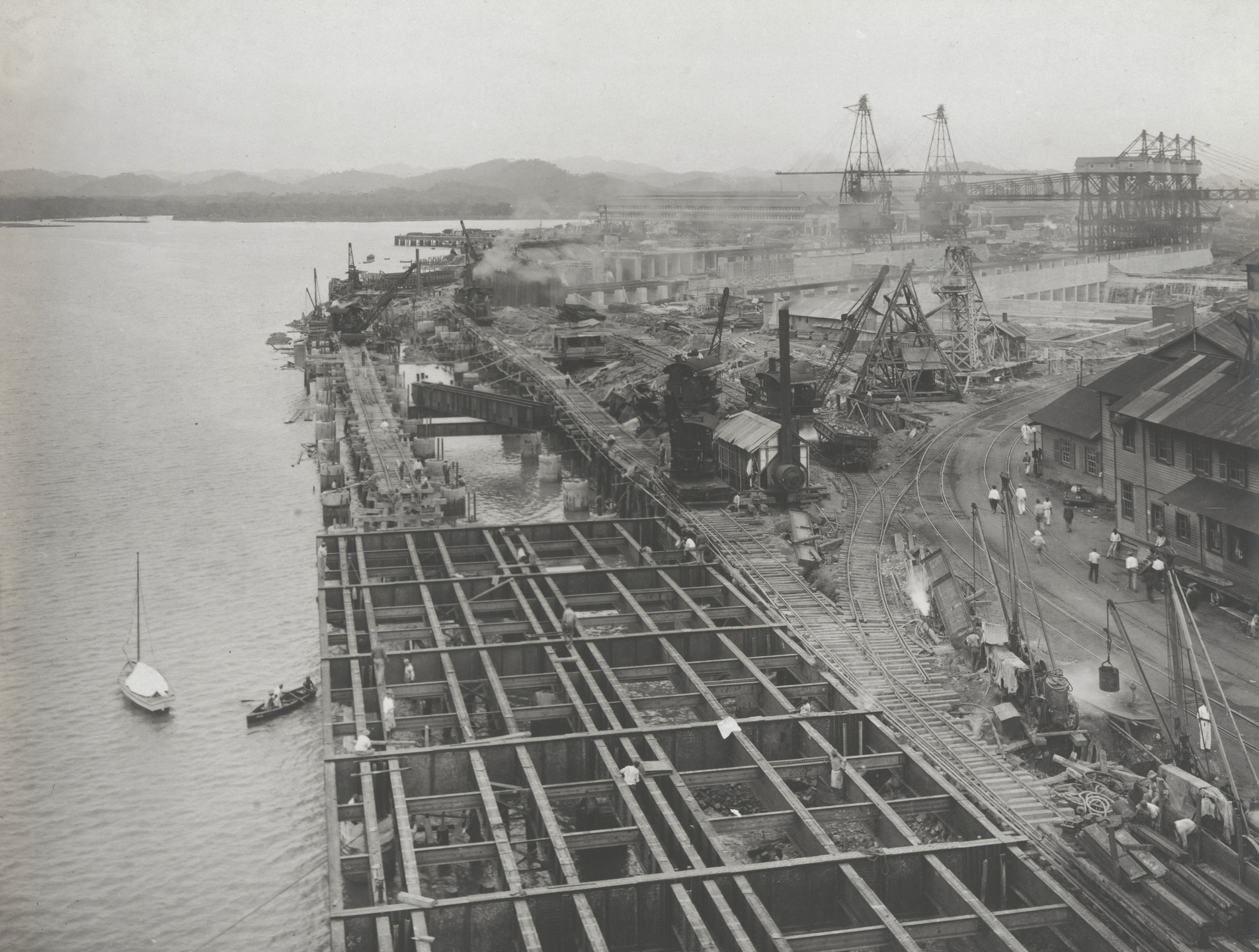 Unidentified photographer. Balboa Terminals. Coaling Plant. Erecting ...