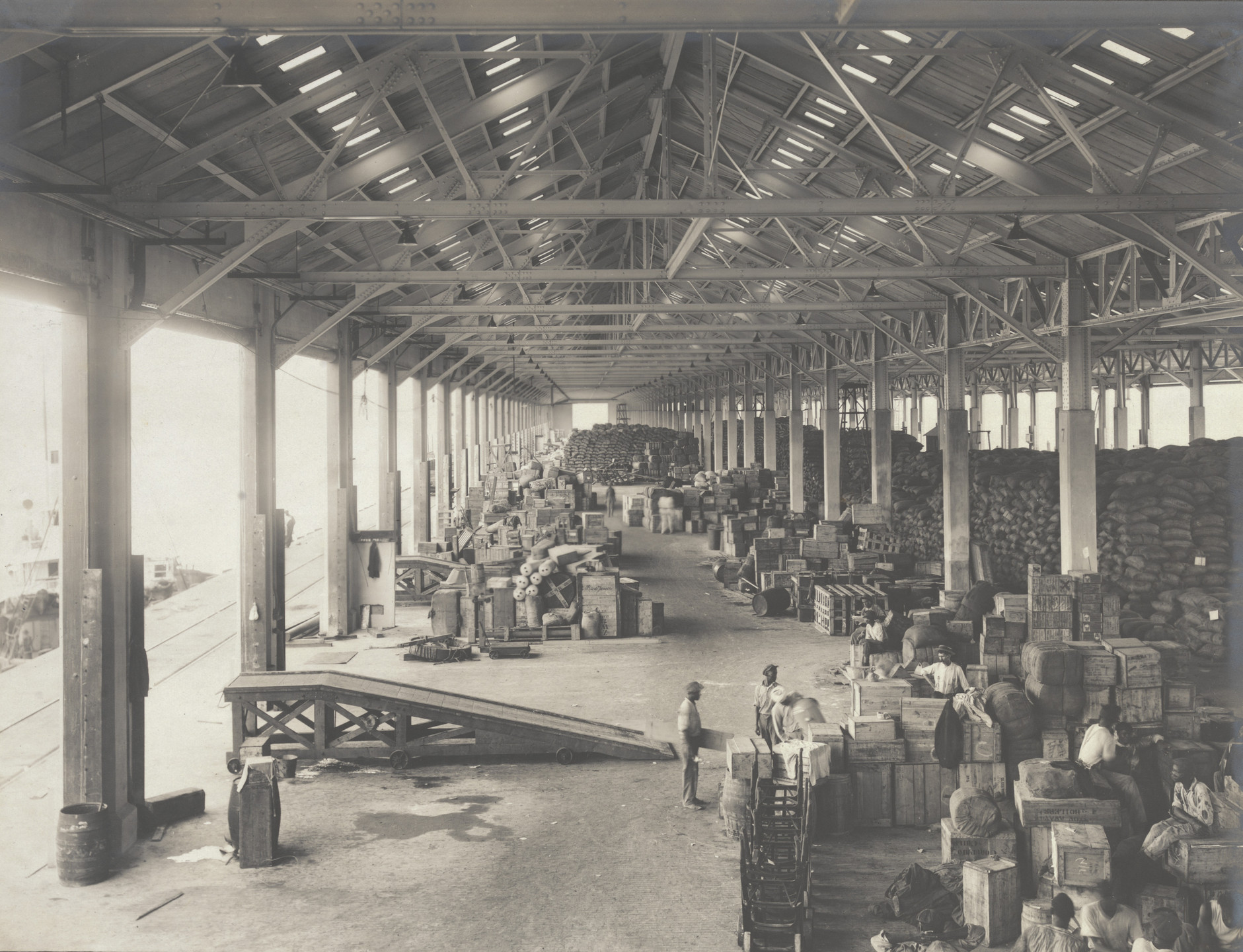 Unidentified photographer. Balboa Terminals. Interior of Pier #18 ...