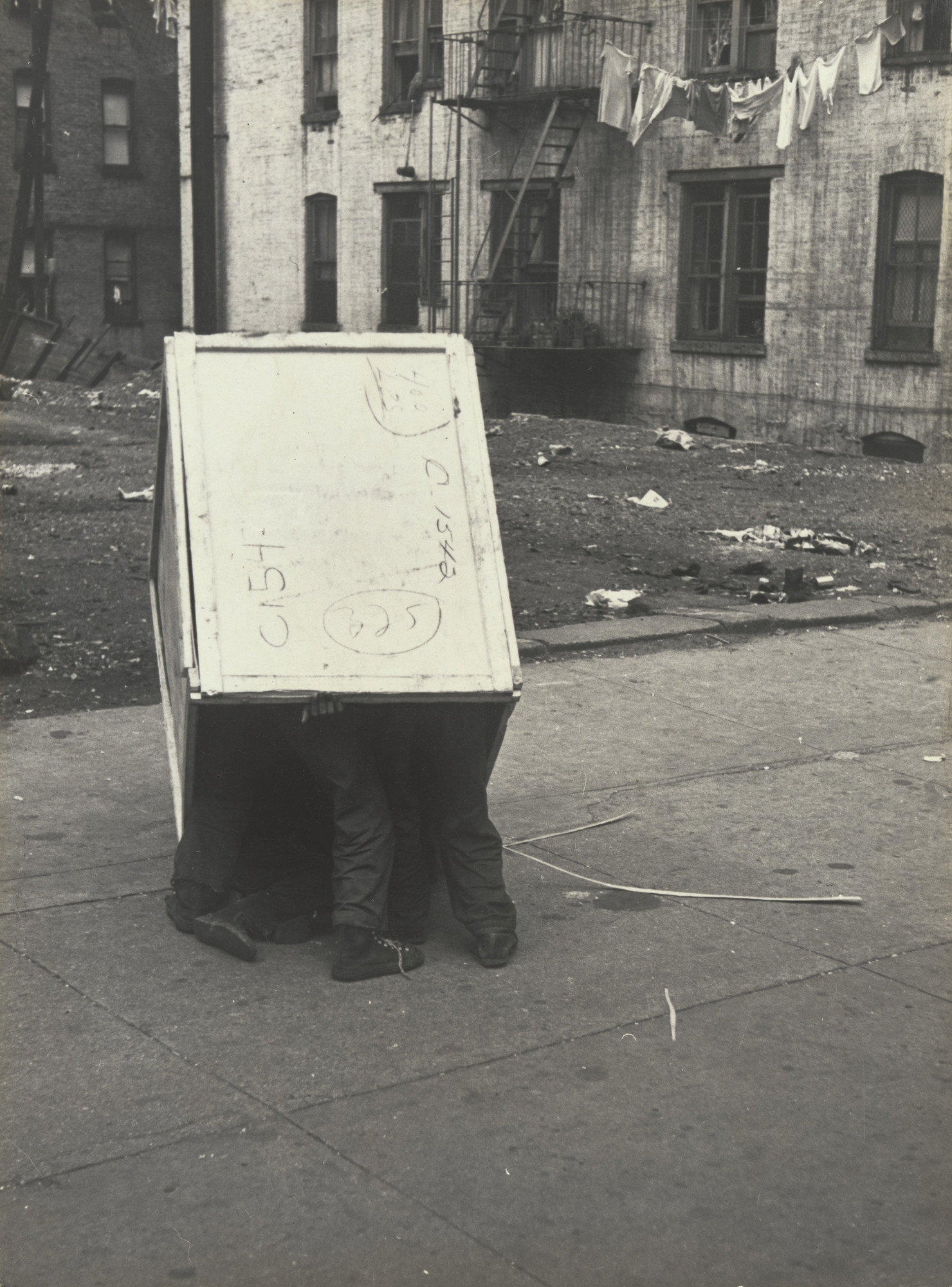 Helen Levitt. New York. c. 1945 | MoMA