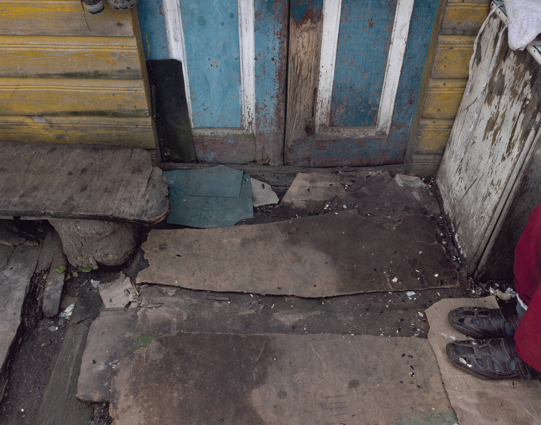 Stephen Shore. Elka Seltzer's Front Door, Ovruch, Zhytomyr Province ...