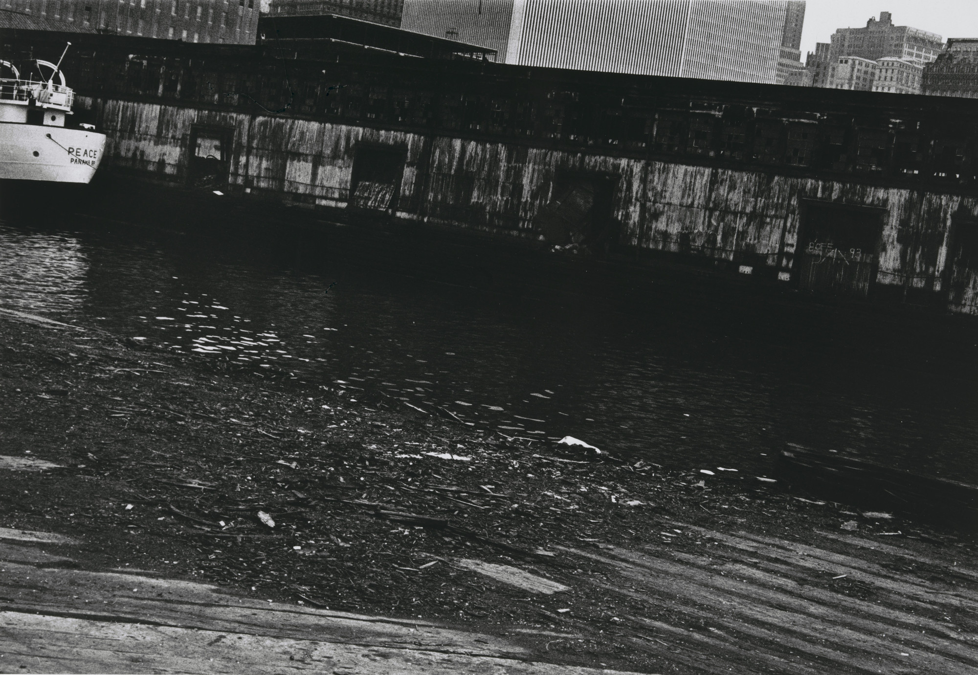 Dan Graham, Harry Shunk, János Kender. Dan Graham–Pier 18. 1971 | MoMA