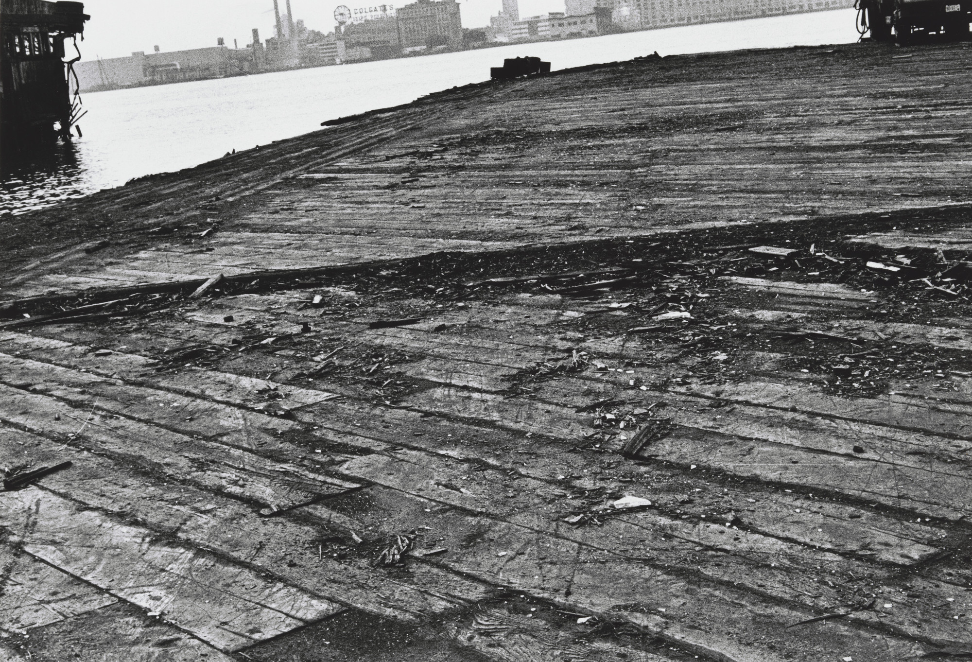 Dan Graham, Harry Shunk, János Kender. Dan Graham–Pier 18. 1971 | MoMA