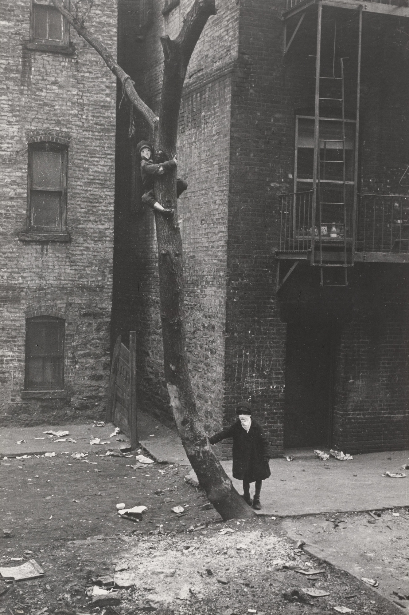 Helen Levitt. New York. 1938 | MoMA