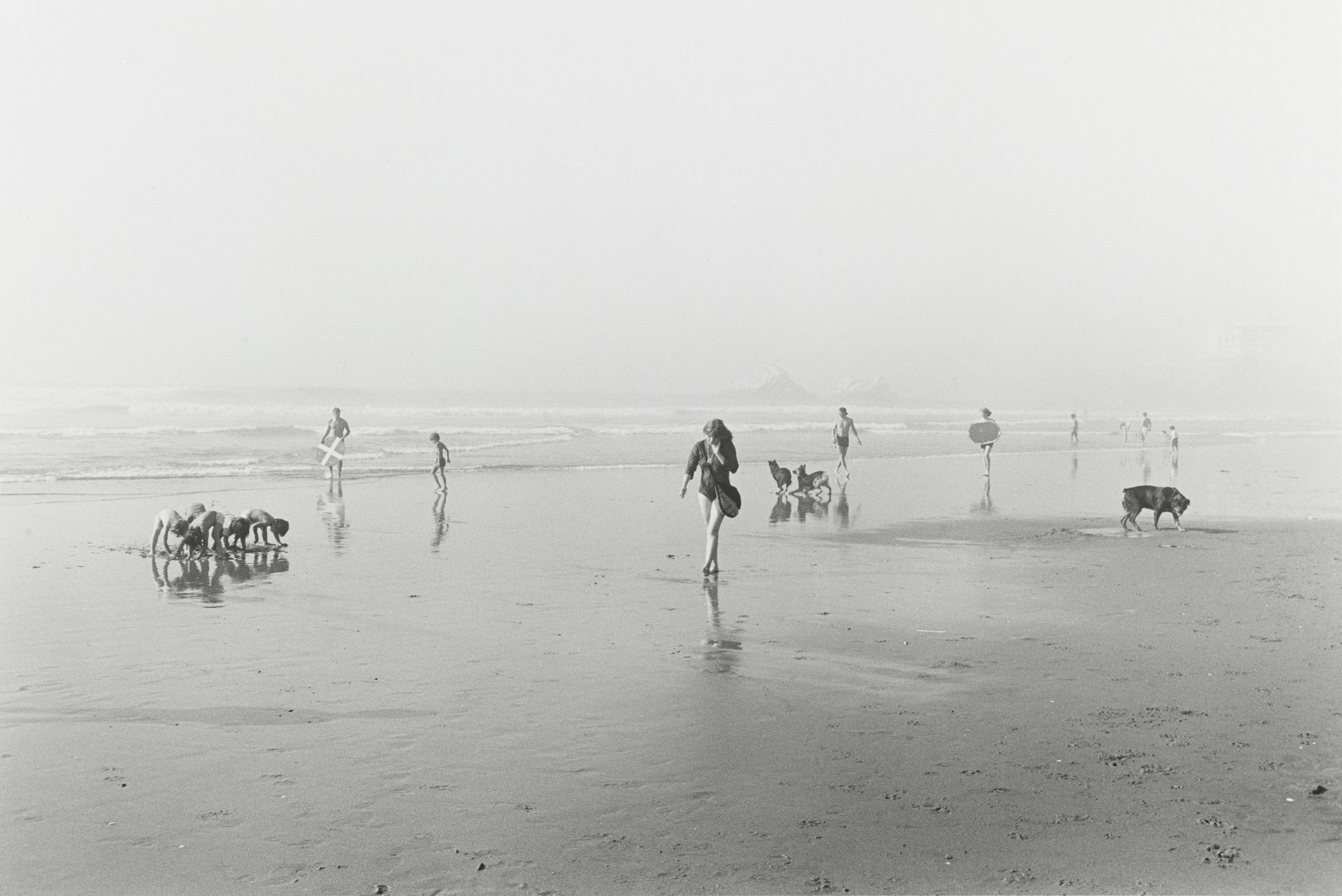 Henry Wessel, Jr.. City Beach. 1976 | MoMA