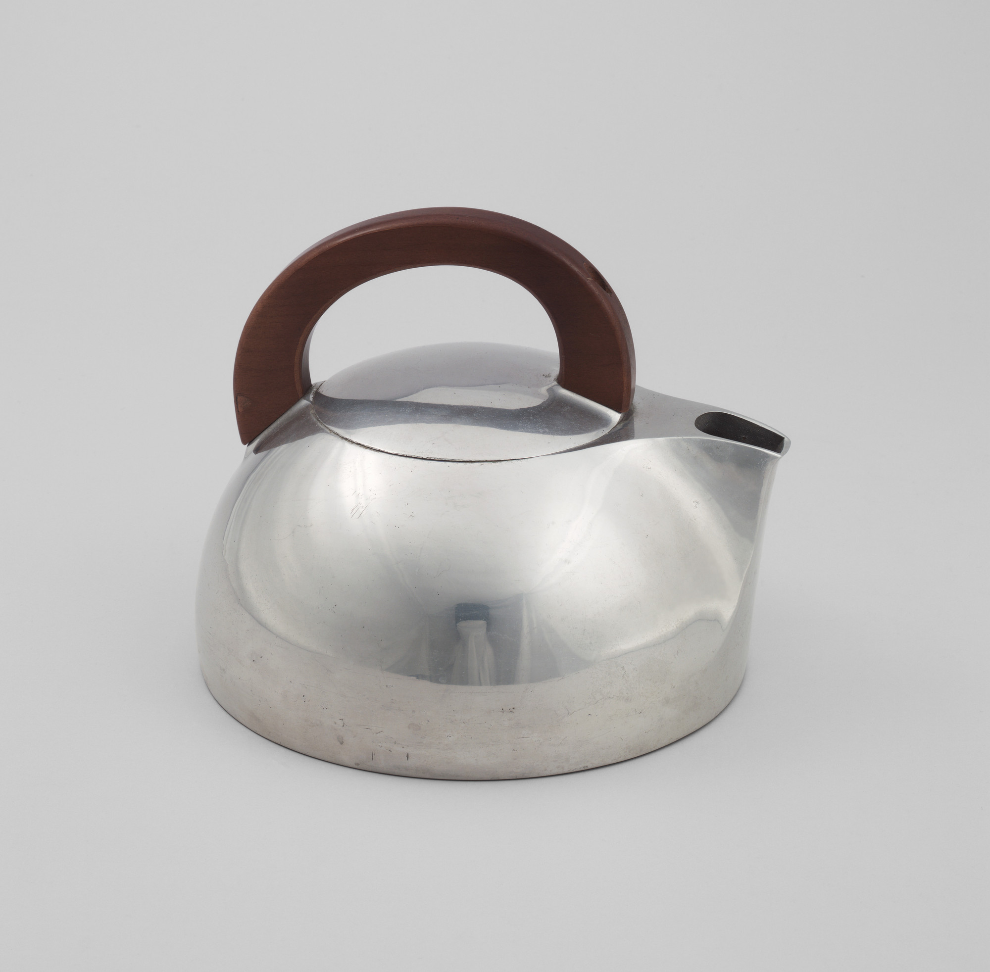 John G. Rideout. Magnalite Tea Kettle. 1936 | MoMA