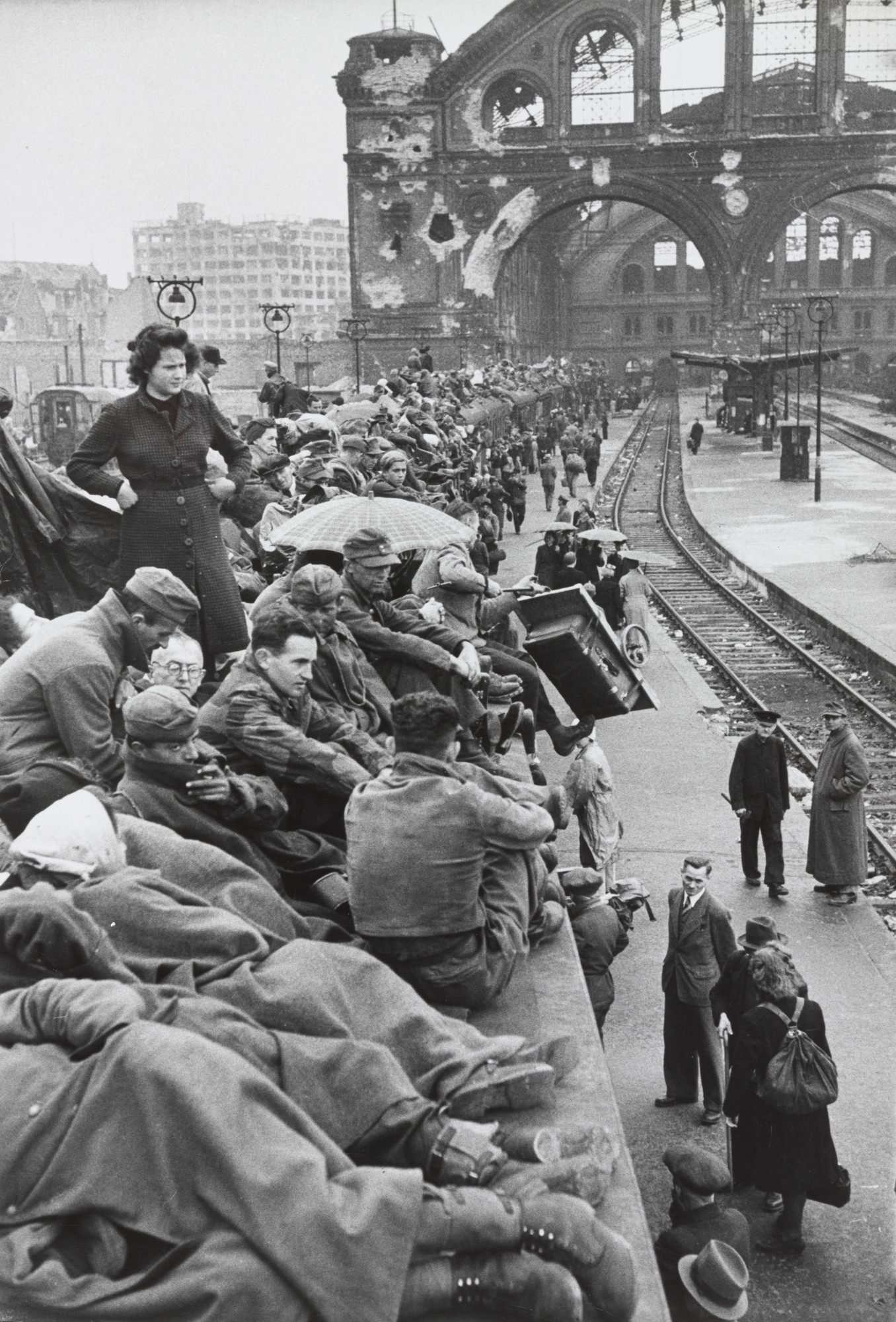 Leonard McCombe. Untitled. 1946-47 | MoMA