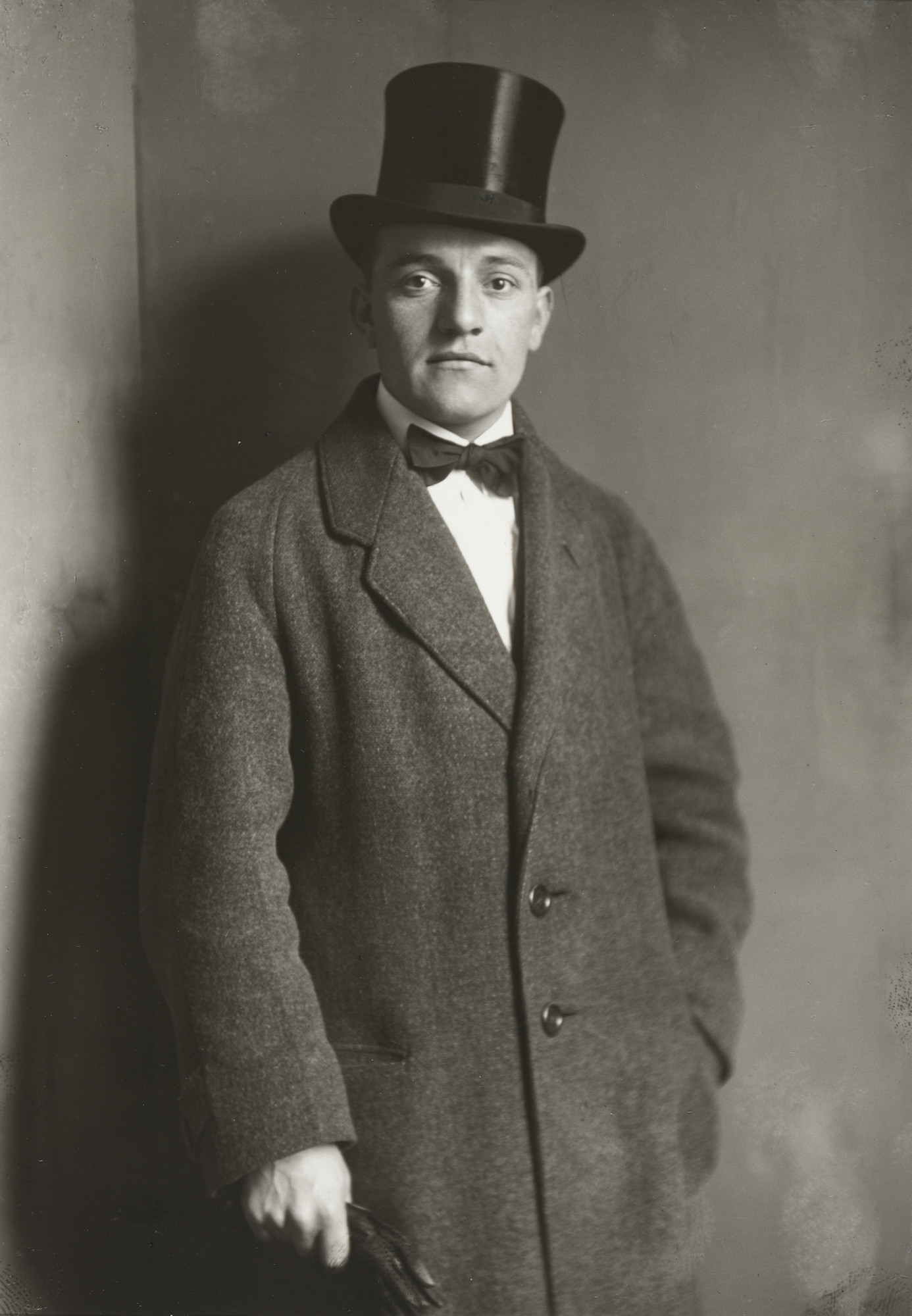 August Sander. Café Musician. c. 1919 | MoMA