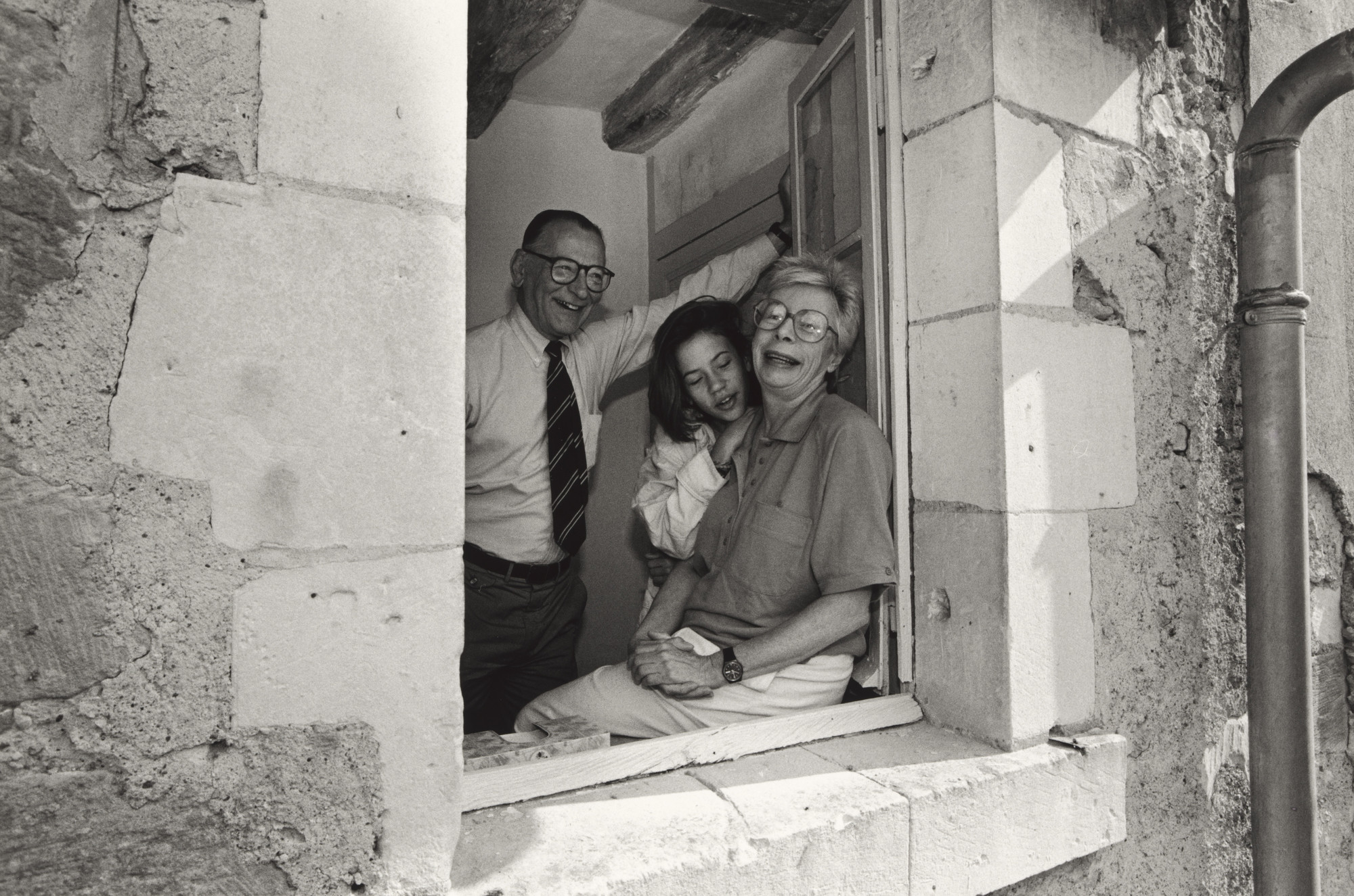 Lee Friedlander. John, Natasha and Jill Szarkowski. 1989 | MoMA