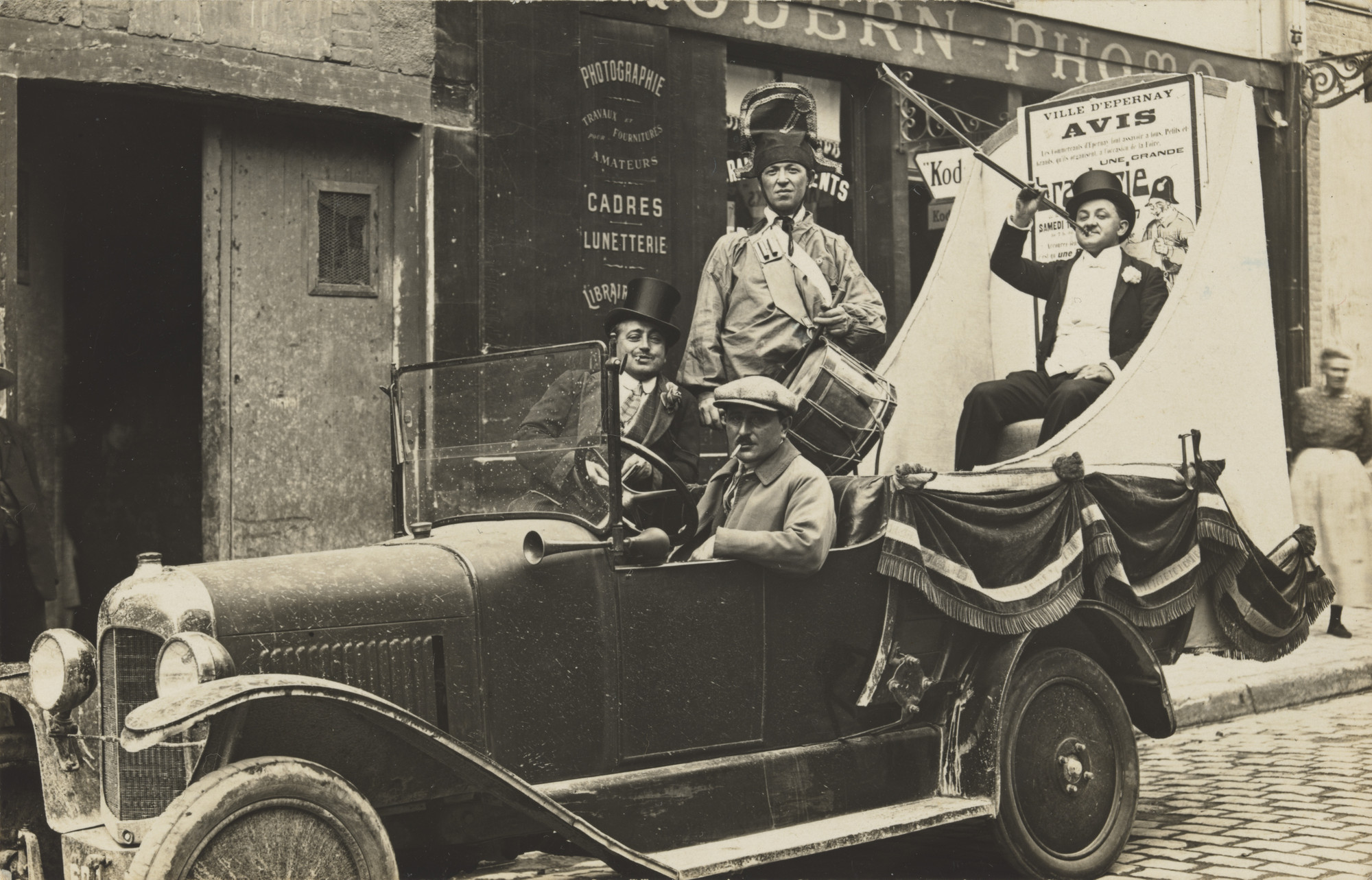 Unidentified photographer. Maurice Roge, Épernay. c. 1910 | MoMA