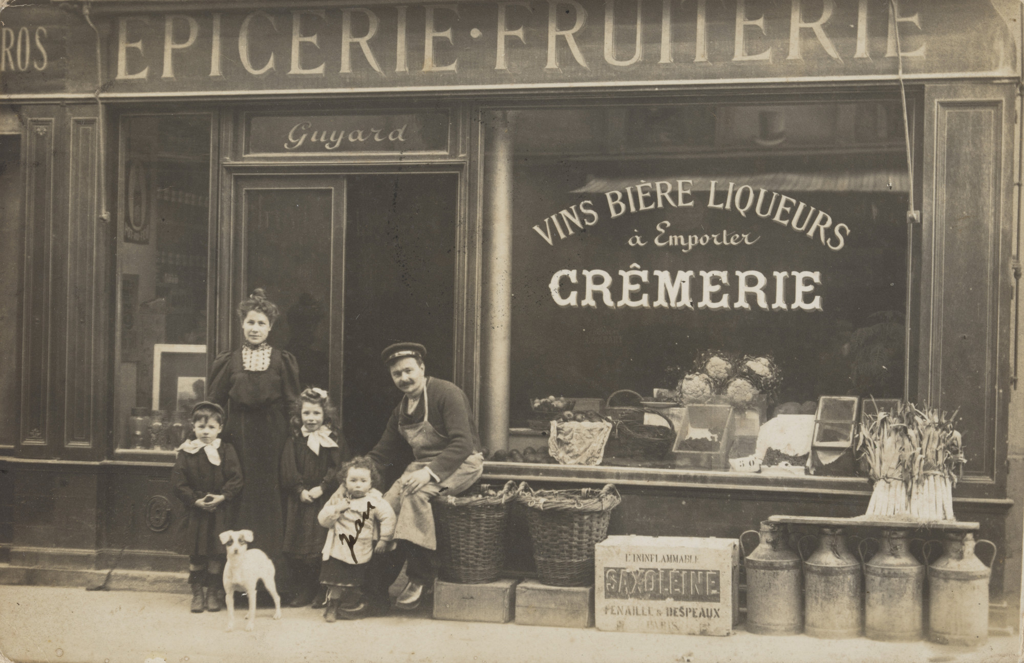 Unidentified photographer. Épicerie - fruiterie -crèmerie, Paris. 1906 ...