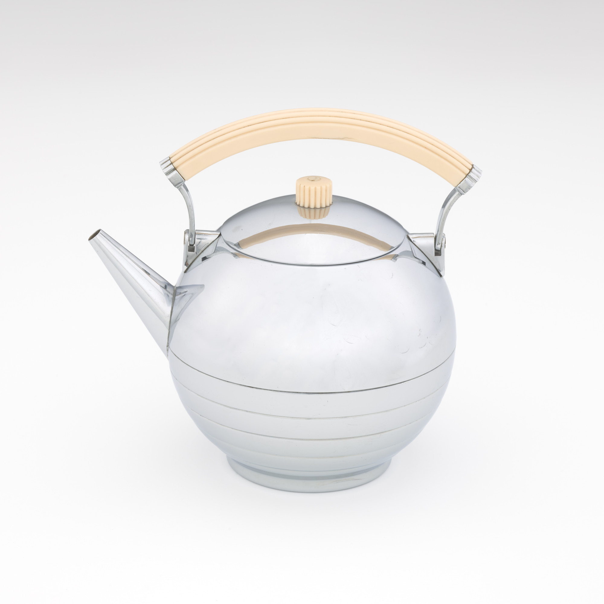Walter Von Nessen. Comet Tea Kettle (model 17083). c.1938 | MoMA