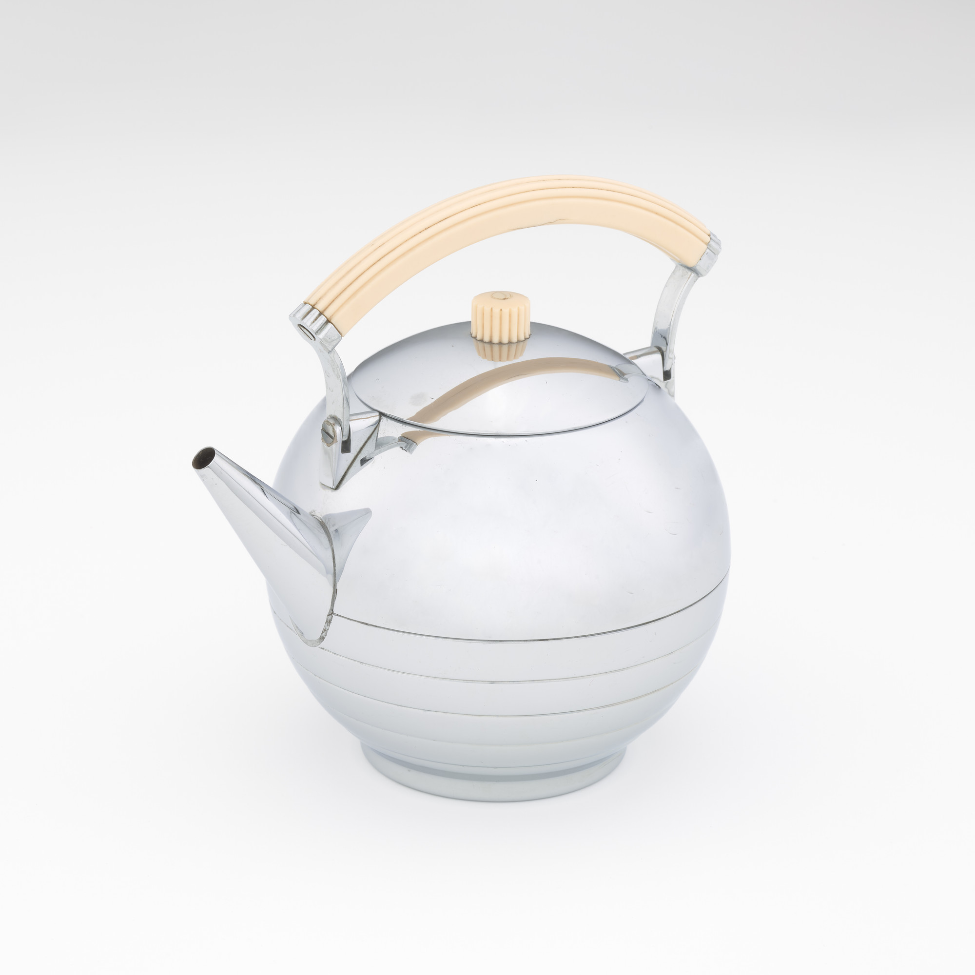 Walter Von Nessen. Comet Tea Kettle (model 17083). c.1938 | MoMA